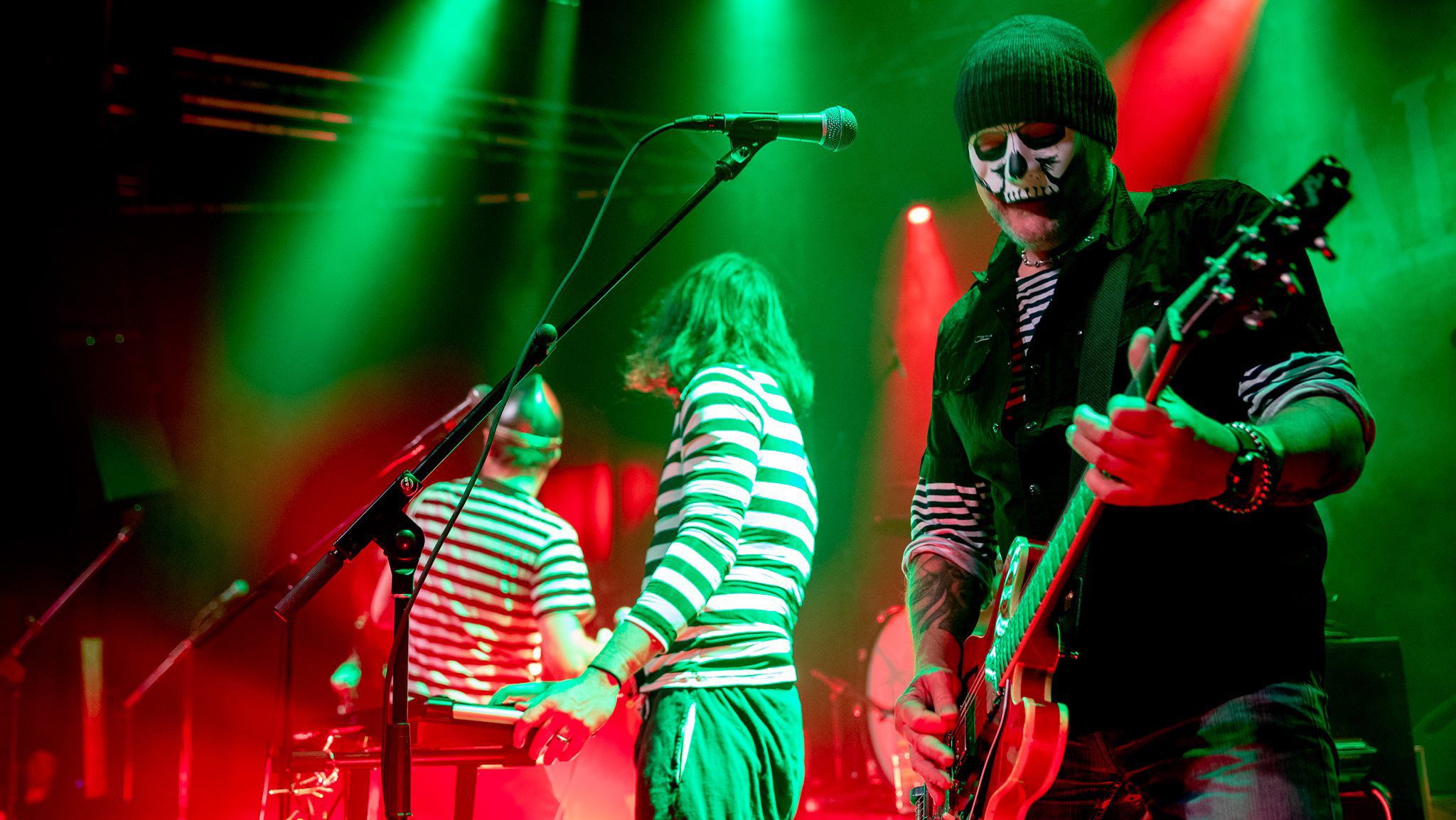 Chris Dale & Shot Through The Heart - Destination Sarajevo