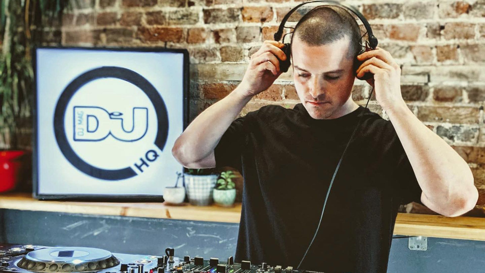 Carbon Room – novitet na sarajevskoj muzičkoj sceni - Destination Sarajevo